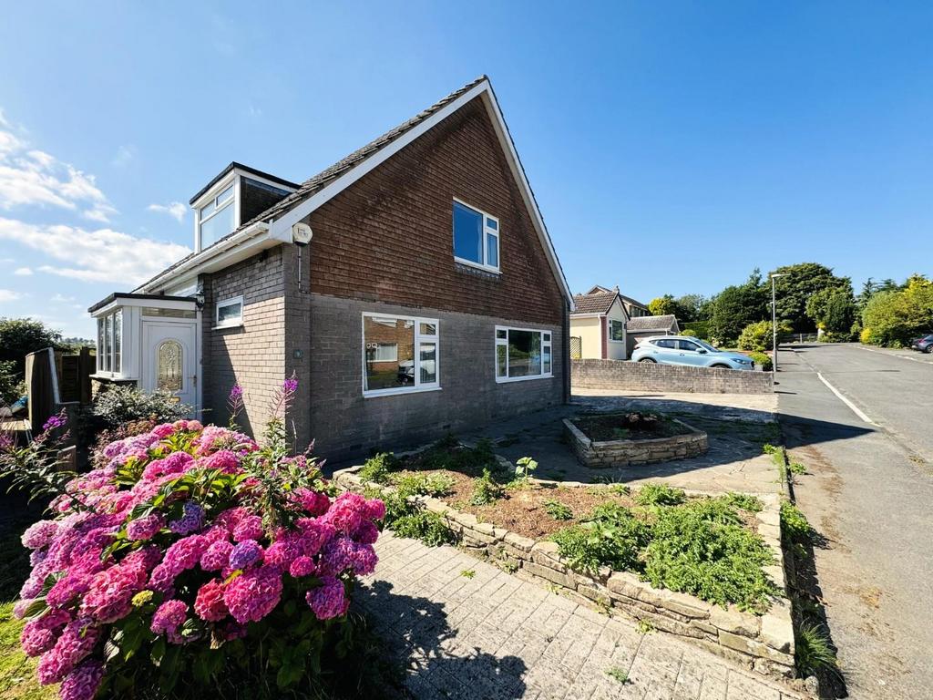 North Close, Elwick, Hartlepool 3 bed detached house - £200,000