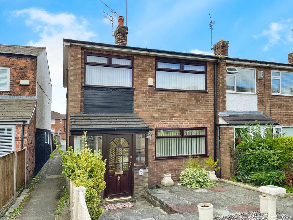High Street, Saltney, Chester... 3 bed end of terrace house - £180,000