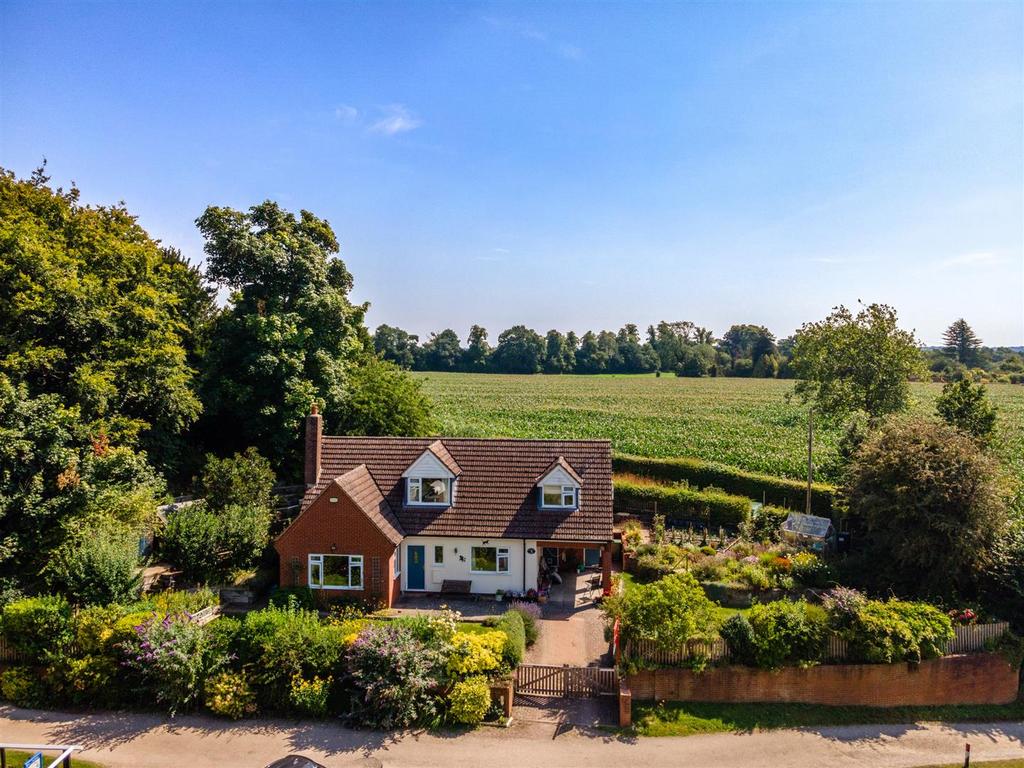 Kenilworth Road, Knowle, Solihull 3 bed detached house for sale - £700,000