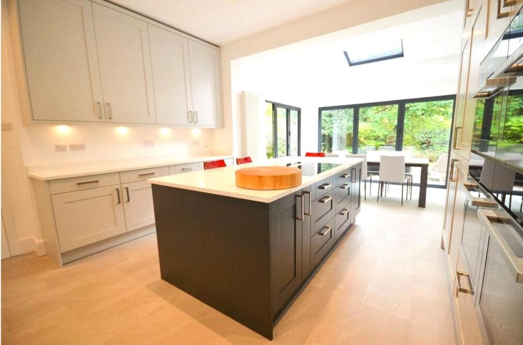 St Joesphine Mews, Buckinghamshire, HP9 5 bed semi-detached house - £ ...