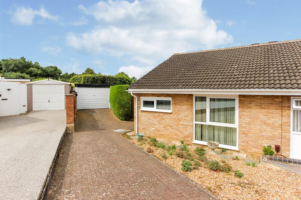 Roche Way, Wellingborough NN8 2 bed semi-detached bungalow - £250,000