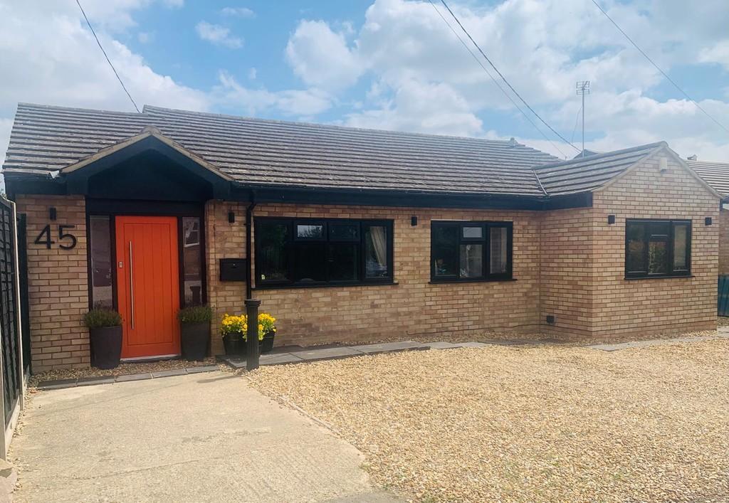 High Street, Tadlow 4 bed detached bungalow for sale - £560,000