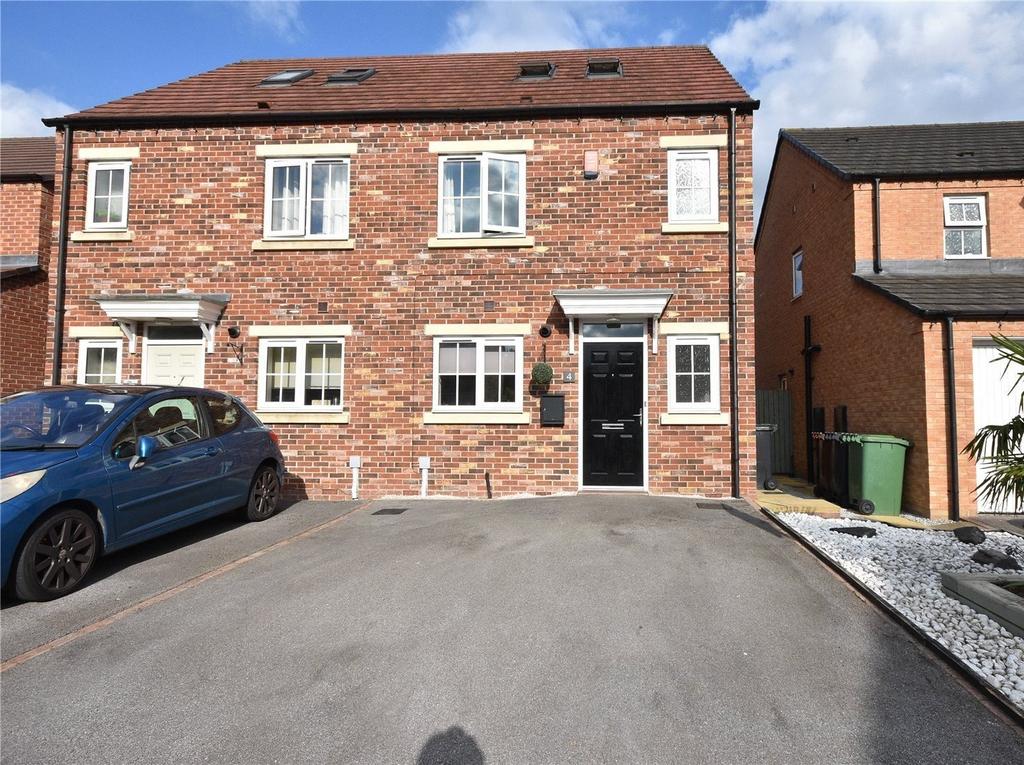Spruce Garth, Leeds, West Yorkshire 3 bed semi-detached house - £250,000