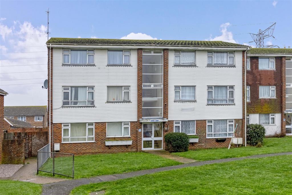 Hamble Road, Lancing, BN15 0ES 1 bed ground floor flat - £875 pcm (£202 pw)