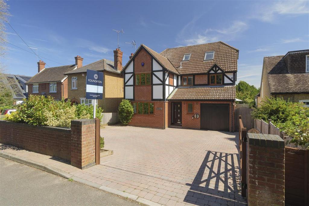 Bletchingley, Weavering Street... 6 bed detached house - £875,000