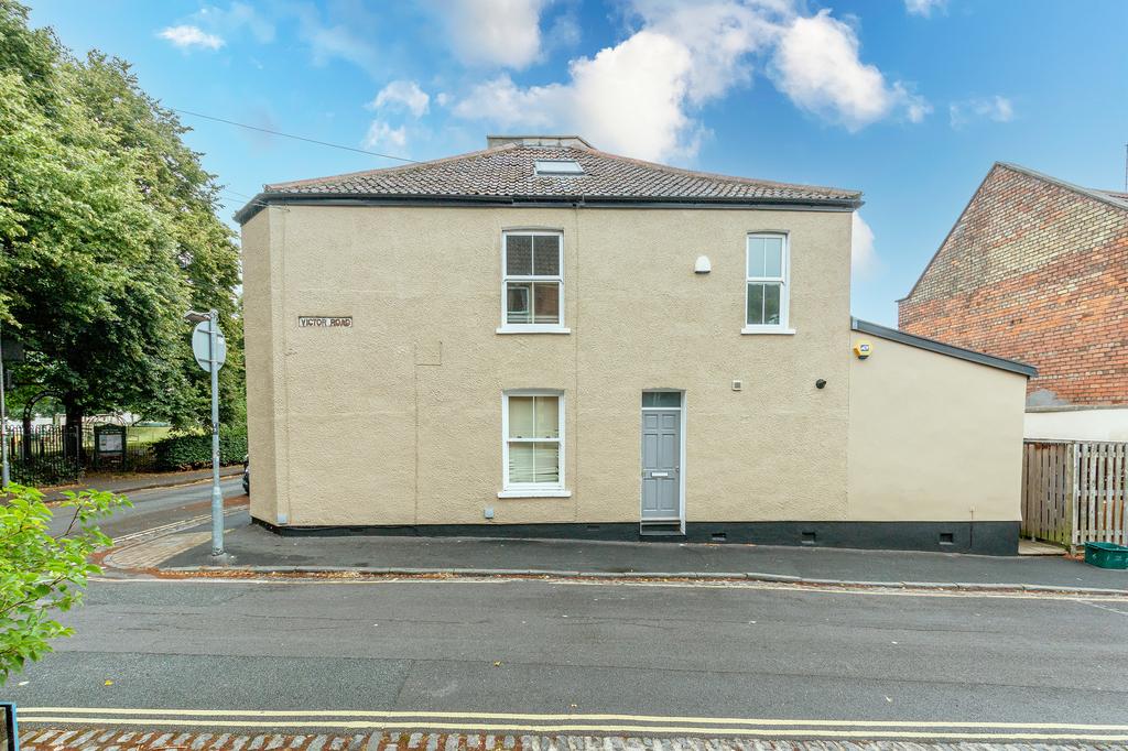 Bedminster, Bristol BS3 2 bed flat - £270,000