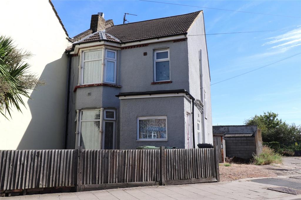 High Street, Swanscombe, Kent, DA10 2 bed end of terrace house - £300,000