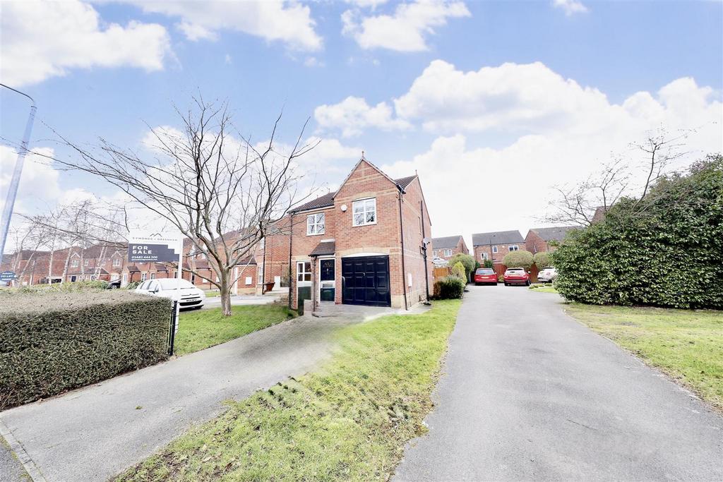 Hayton Grove, Hull 3 bed detached house - £210,000