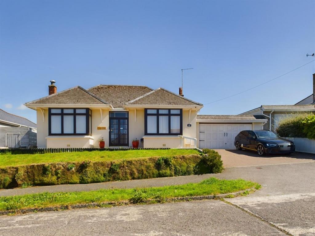 Well Way, Newquay TR7 2 bed detached bungalow - £425,000