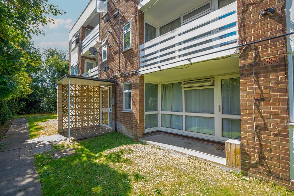Heston Road, Hounslow TW5 1 bed flat - £250,000