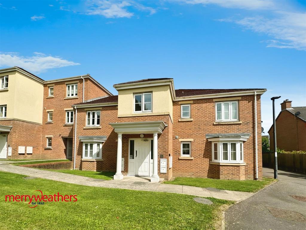 Lane End View, Moorgate, Rotherham 2 bed flat - £695 pcm (£160 pw)
