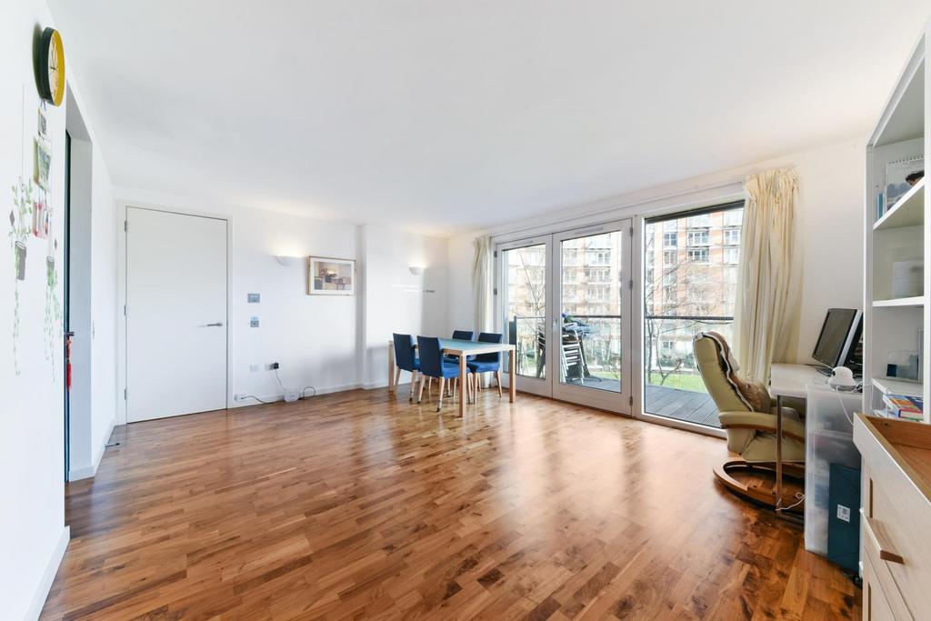 New Providence Wharf, Fairmont... 2 bed apartment - £2,799 pcm (£646 pw)