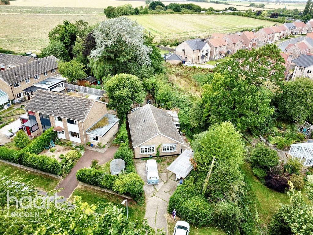 Nettleham Road, Scothern 3 bed detached bungalow - £260,000