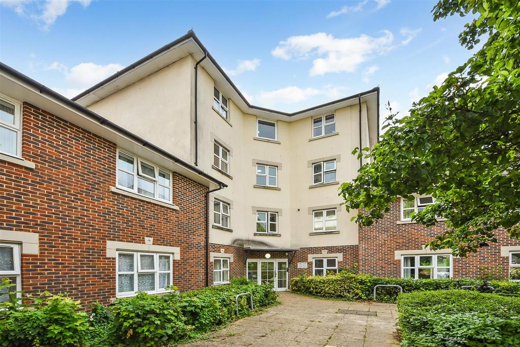 Charlton Road, Andover 2 bed apartment for sale - £175,000
