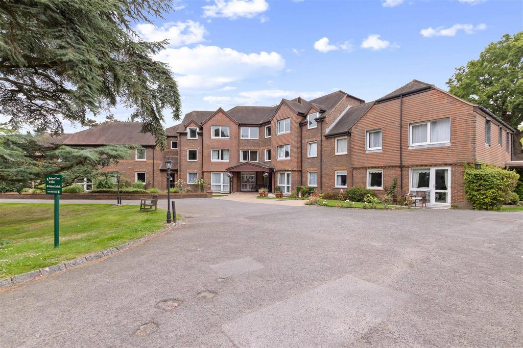 Tanners Lane, Haslemere 1 bed flat for sale - £70,000