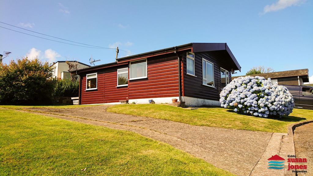 Braich Farm Estate, Mynytho, LL53 3 bed chalet for sale - £225,000