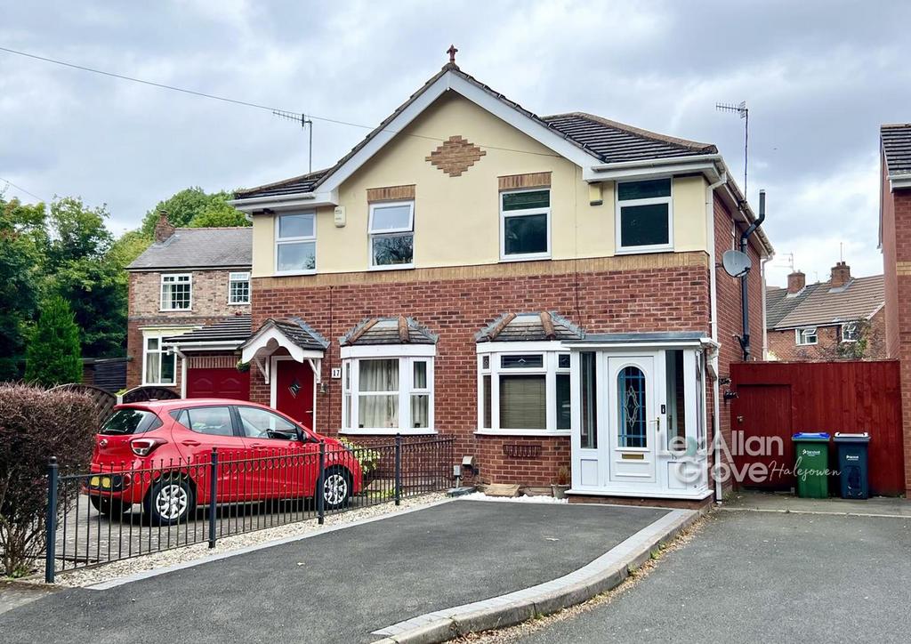 Springfield Terrace, Rowley Regis 2 bed semi-detached house - £200,000