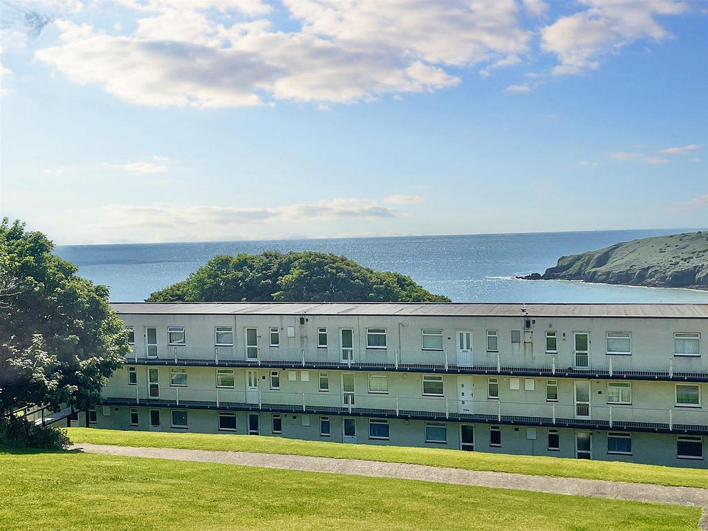 Devon Court, Freshwater East, Pembroke 2 bed apartment for sale - £150,000