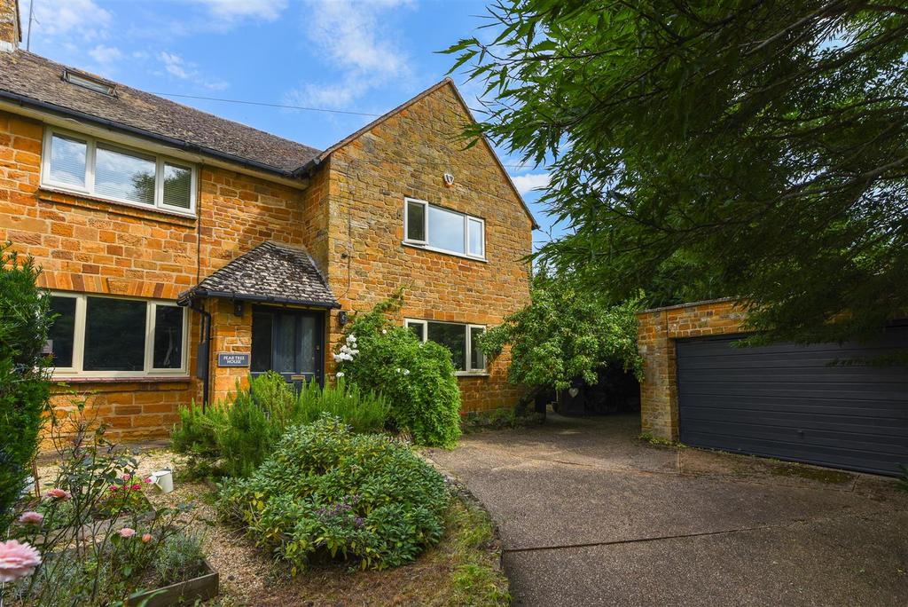 Glassthorpe Lane, Harpole 5 bed property - £650,000
