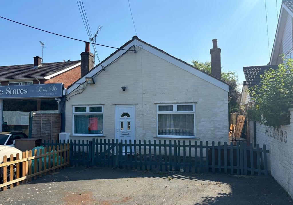 Belthaven, Doddinghurst Road... 2 bed bungalow - £295,000