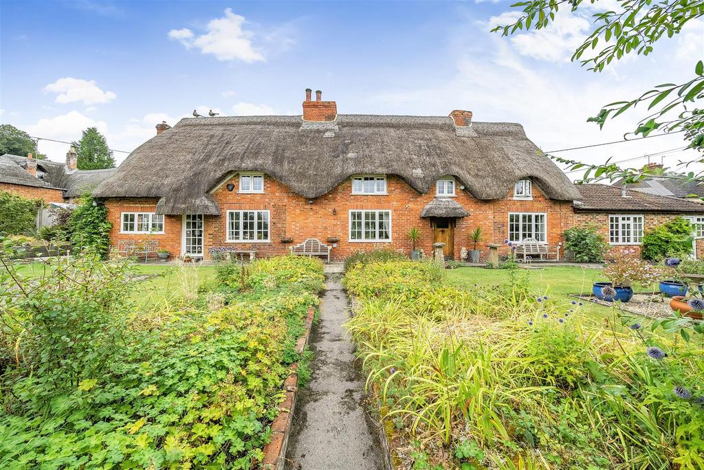 Etchilhampton 4 bed detached house - £800,000