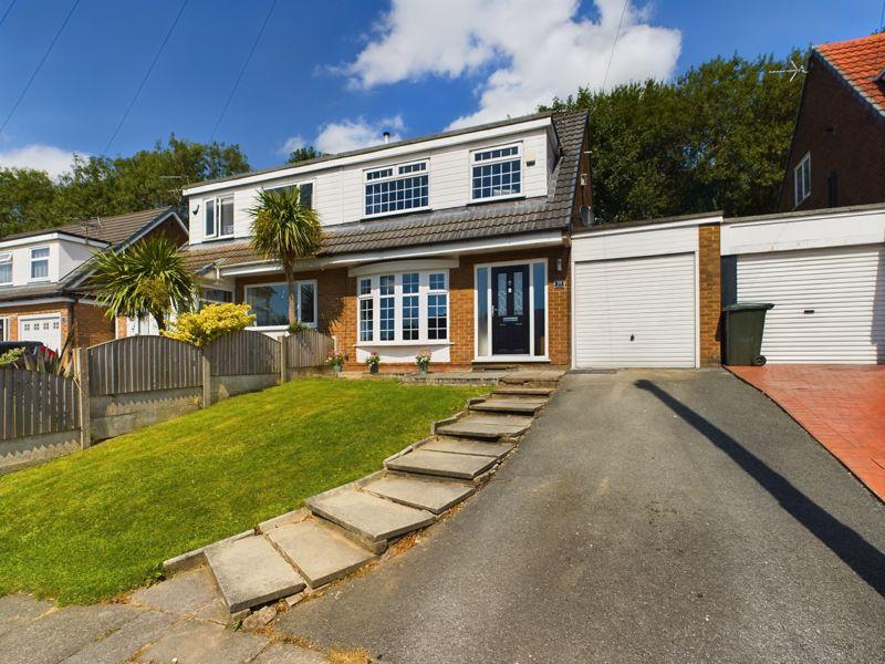 Compton Way, Middleton, Manchester, M24 3 bed semi-detached house - £ ...