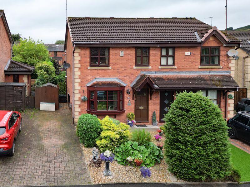 Martins Field, Norden OL12 7NT 3 bed semi-detached house - £265,000