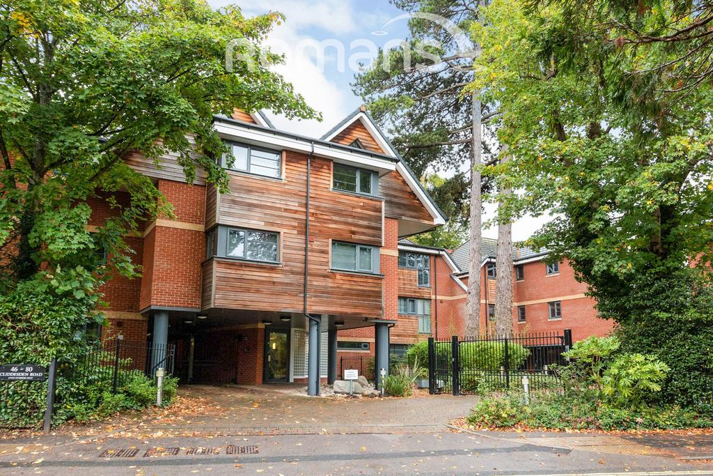 Cliddesden Road 2 bed apartment - £1,325 pcm (£306 pw)