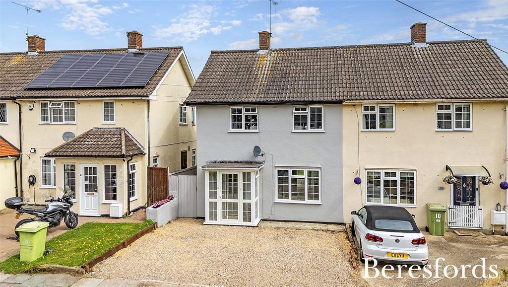 Plashet Gardens, Brentwood, CM13 3 bed semi-detached house - £400,000