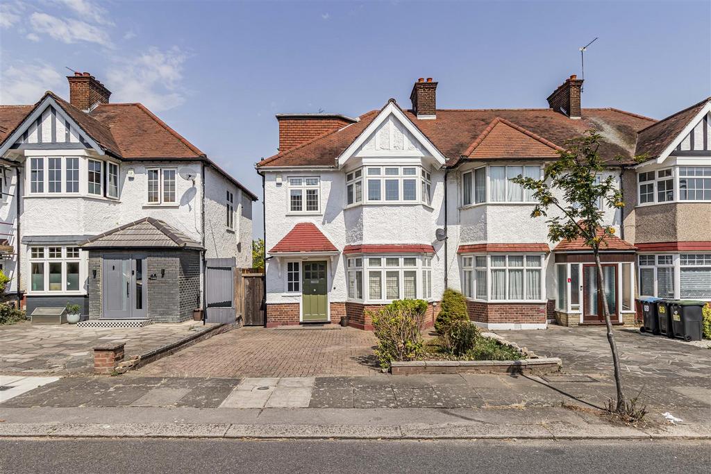 Colne Road, Winchmore Hill, N21 4 bed end of terrace house - £725,000