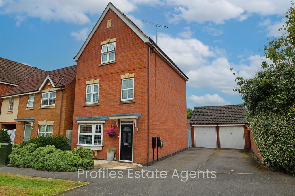 Netherley Court, Hinckley 3 bed detached house - £315,000