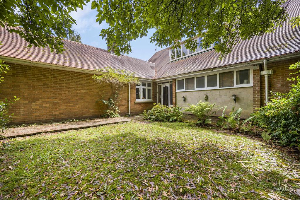 Beech Tree Lane, Derwen Fawr, Sketty... 5 bed detached house - £585,000