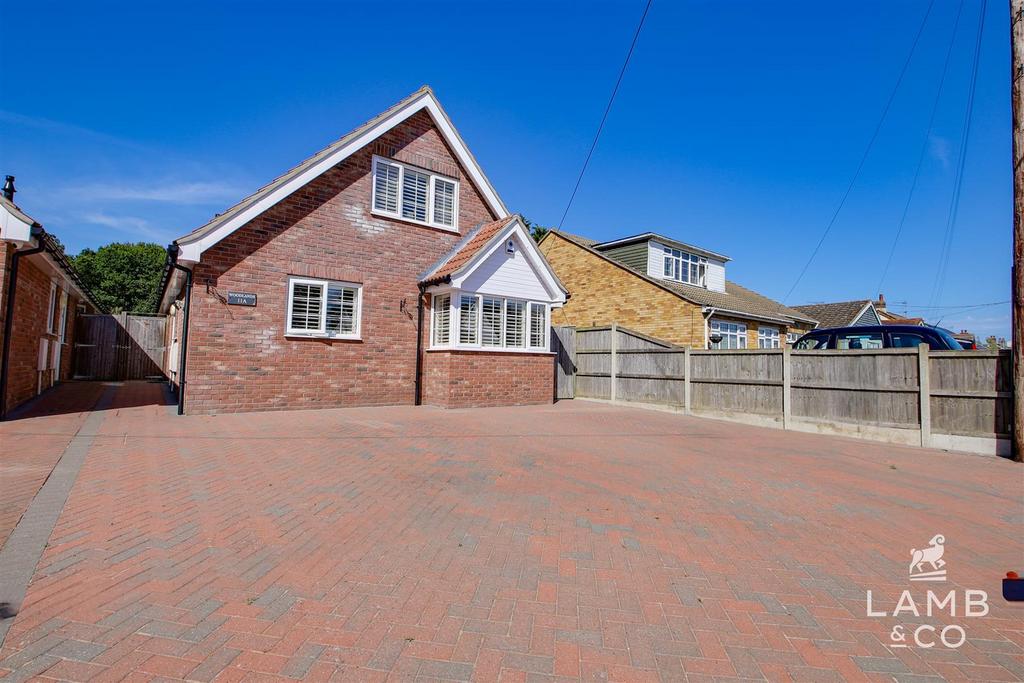 Holland Road, Clacton-On-Sea CO16 3 bed detached bungalow - £525,000