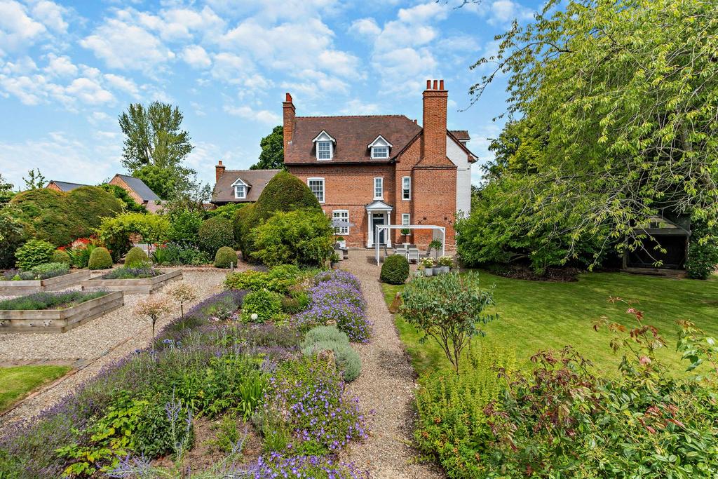 Cutnall Green, Worcestershire WR9 6 bed detached house - £2,000,000