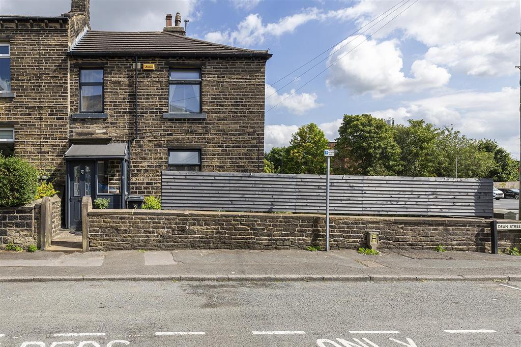 Dean Street, Huddersfield HD3 2 bed house - £135,000