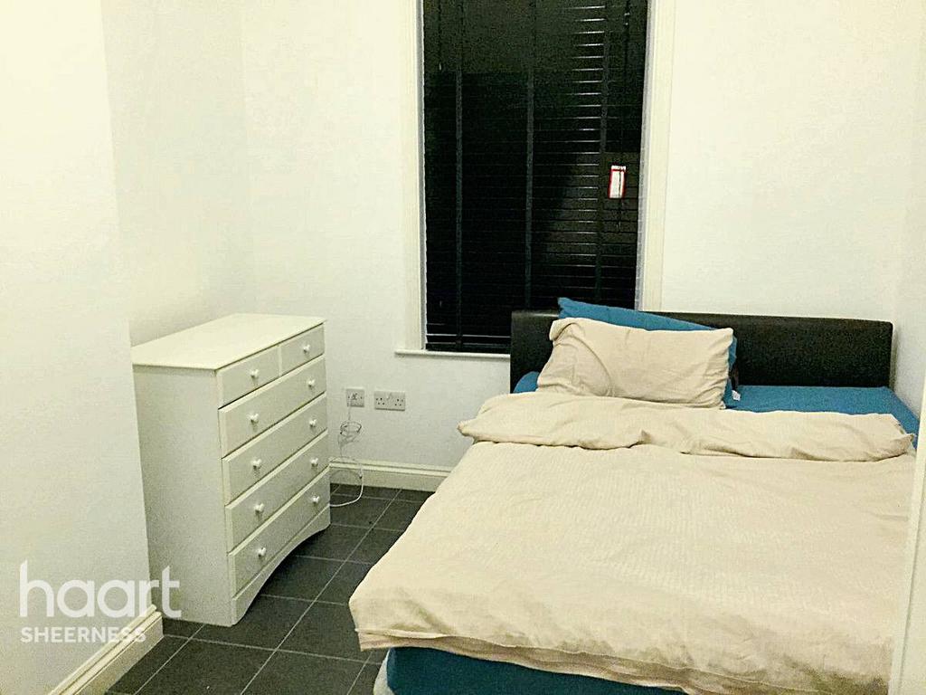 Beach Street, SHEERNESS 4 bed terraced house for sale - £225,000