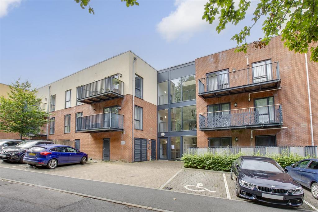 Olympic Way, High Wycombe HP13 1 bed apartment - £83,250