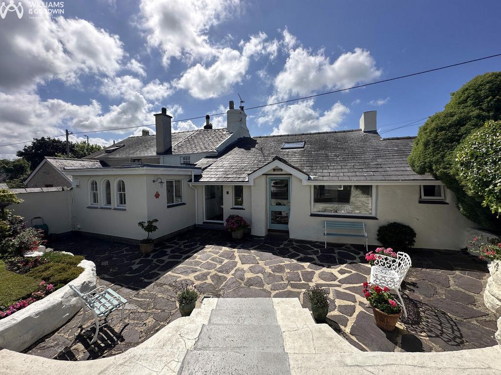 Caeathro, Caeathro, LL55 2 bed cottage for sale - £350,000