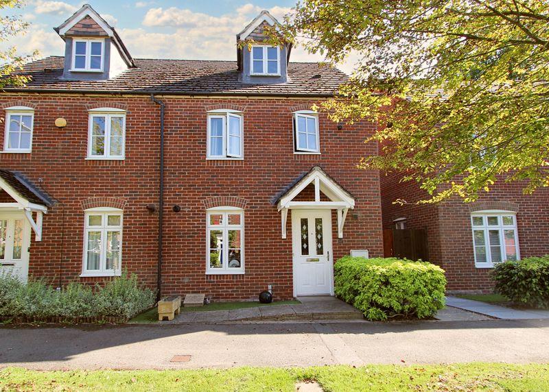 Lillymill Chine, Basingstoke RG24 3 bed terraced house - £395,000