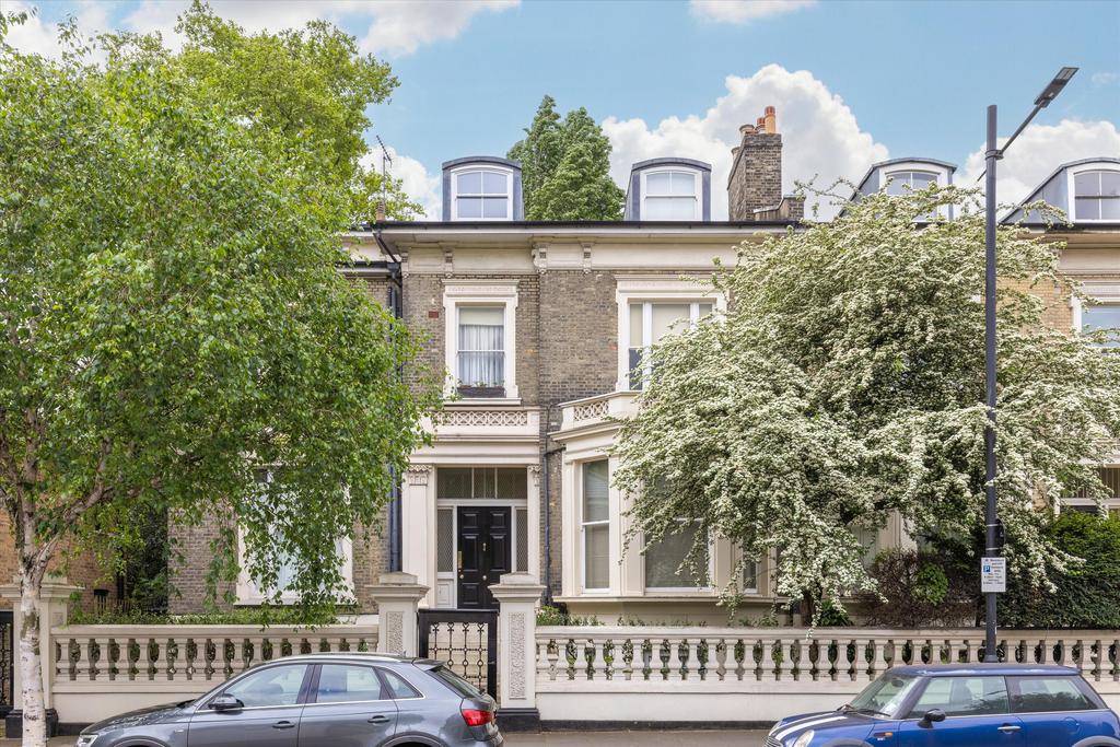 Addison Crescent, Holland Park... 2 bed flat for sale - £1,450,000