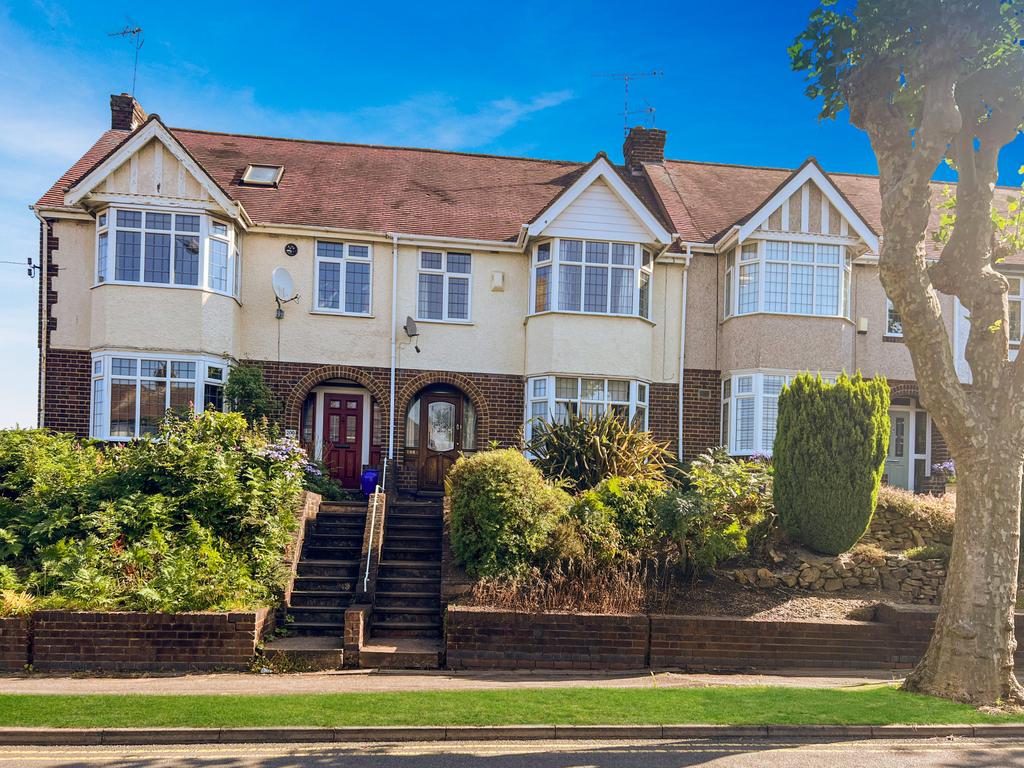 Allesley Old Road, Chaplefields... 3 bed terraced house - £1,350 pcm (£ ...