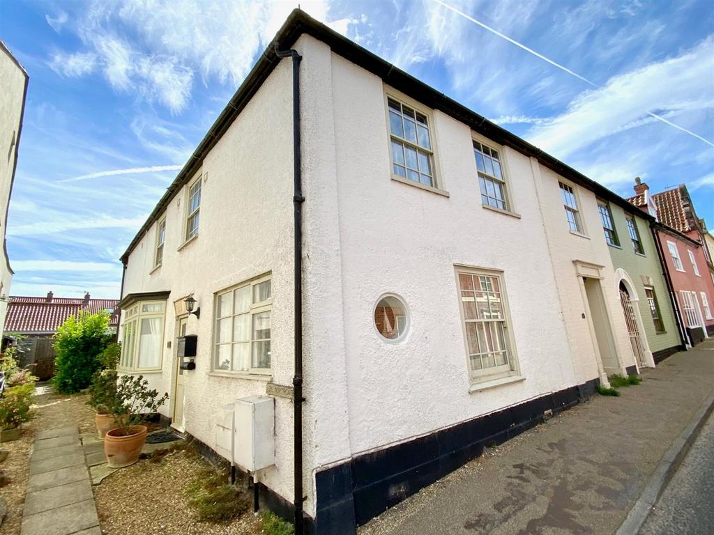 Northgate, Beccles, Suffolk, NR34 3 bed end of terrace house - £350,000