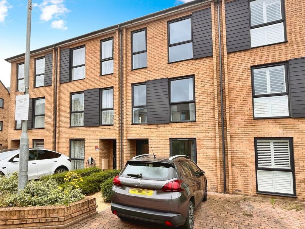 Bobbin Close, Wallington 4 bed townhouse to rent - £2,600 pcm (£600 pw)