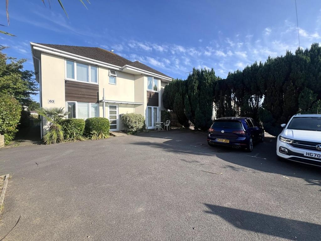 63 Waterloo Road, Poole, BH17 1 bed apartment - £165,000