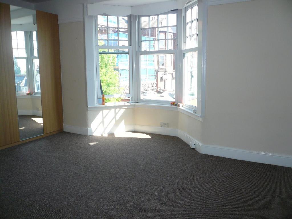 Hillfield park, Muswell Hill N10 House share - £800 pcm (£185 pw)