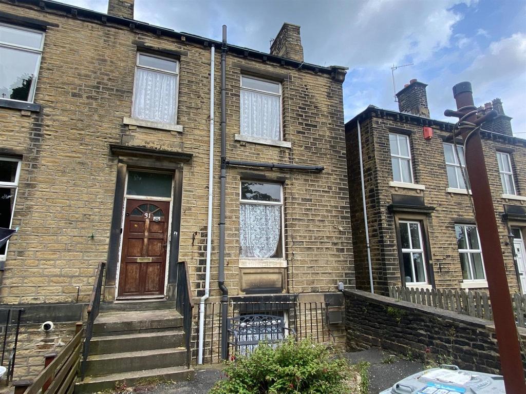 Victoria Street, Lindley, Huddersfield 2 bed terraced house - £75,000
