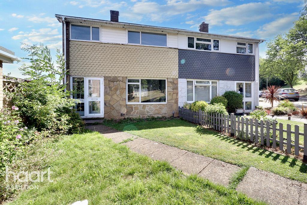 Falstones, Basildon 3 bed semi-detached house - £300,000