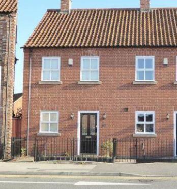 Moorgate, Retford DN22 2 bed semi-detached house - £725 pcm (£167 pw)
