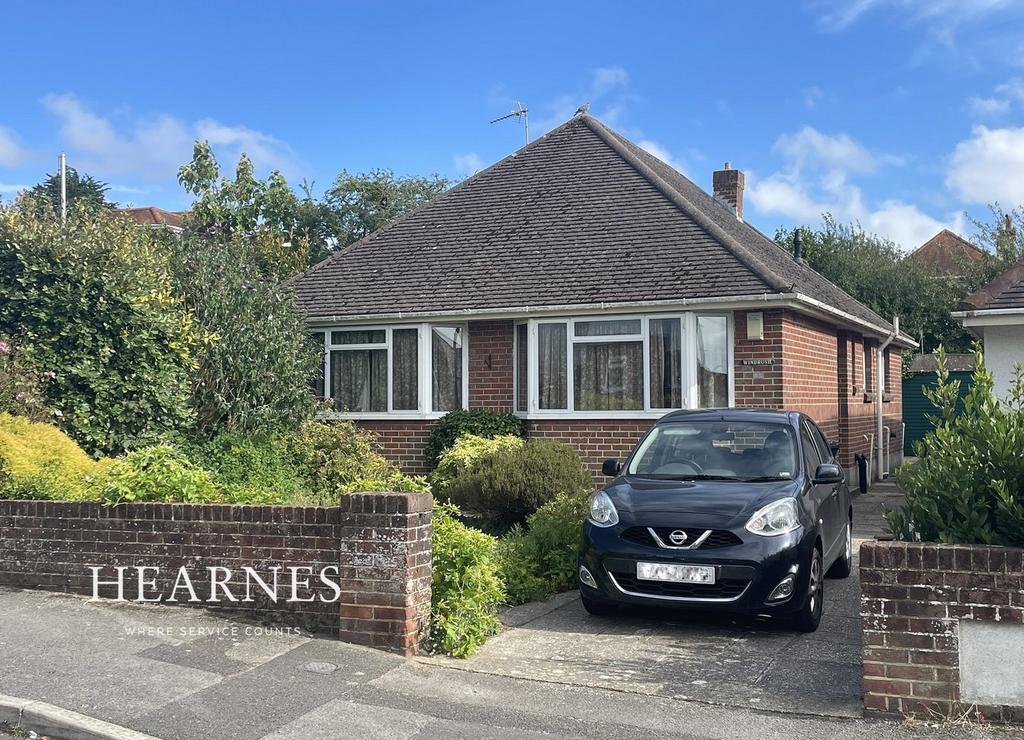 Pound Lane, Oakdale, Poole, BH15 3 bed bungalow for sale - £325,000