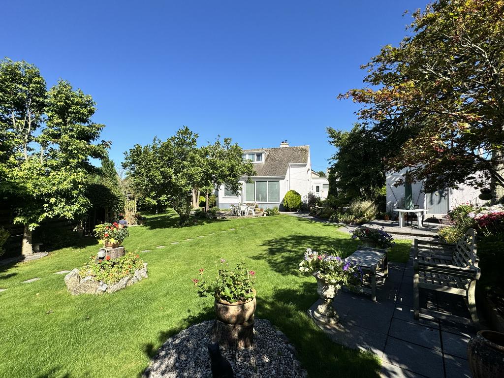 Bay View Road, East Looe PL13 3 bed detached house - £500,000